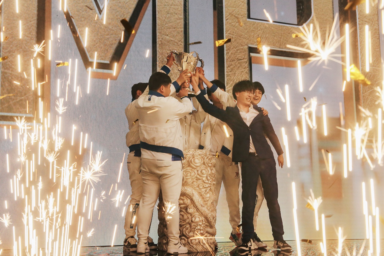 2020年KPL春季赛总决赛完满落幕，TS“一穿五”夺冠创造历史 | 游戏大观 | GameLook.com.cn